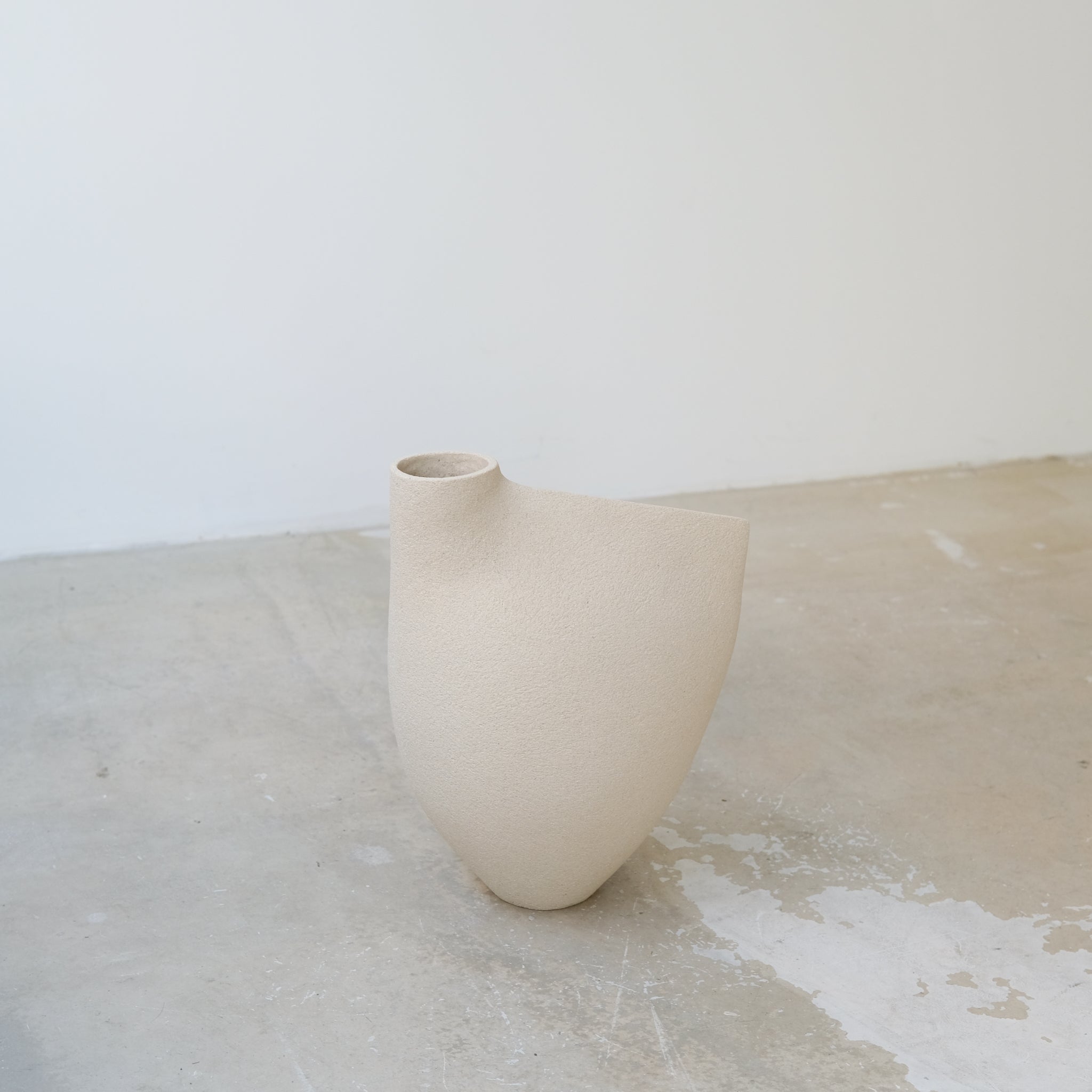 Vase "Bird" 02 in white sandstone H 30cm - white from Ap Ceramique at ...