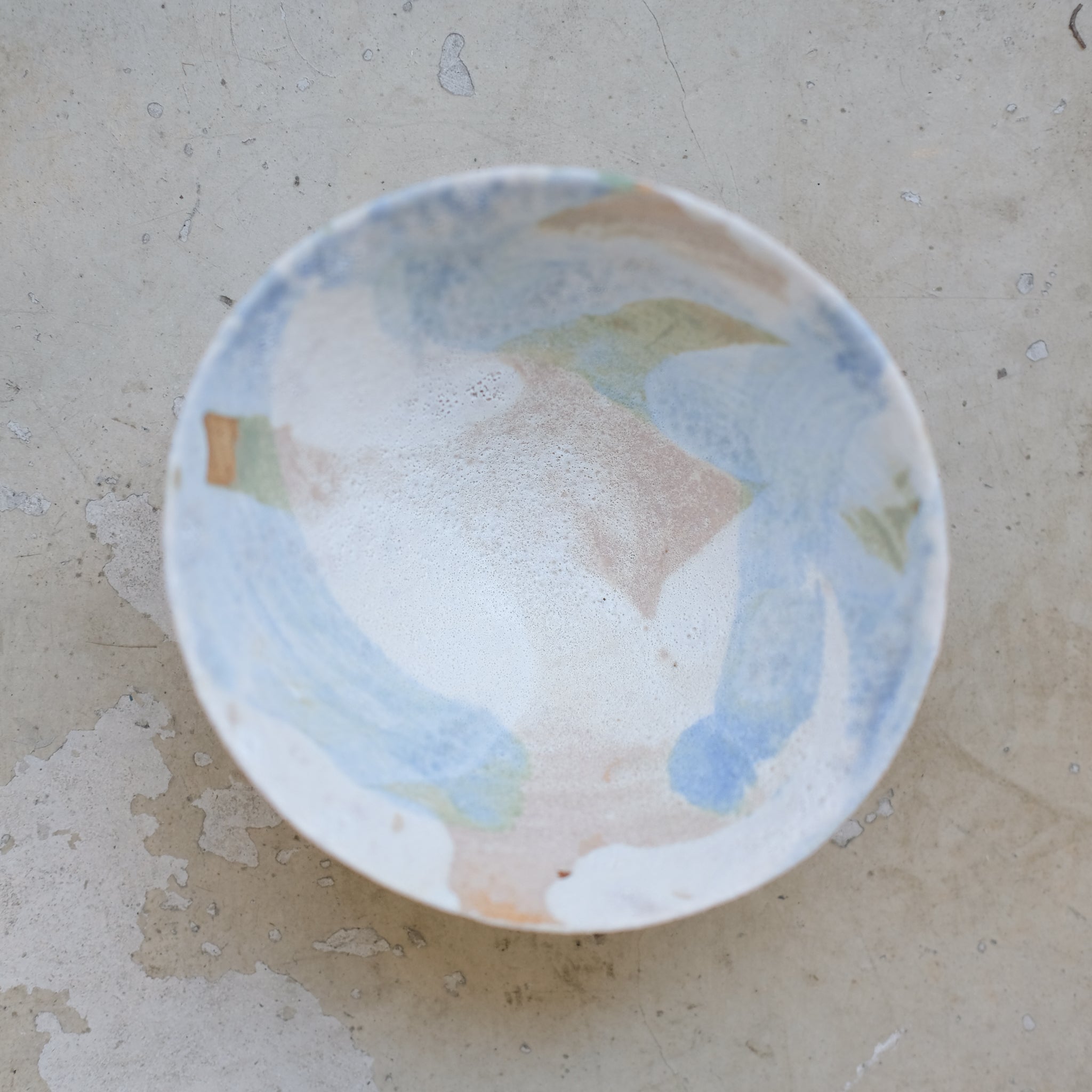 Bowl 02 in stoneware D 15.7cm - White and blue by Motoko Saigo at ...