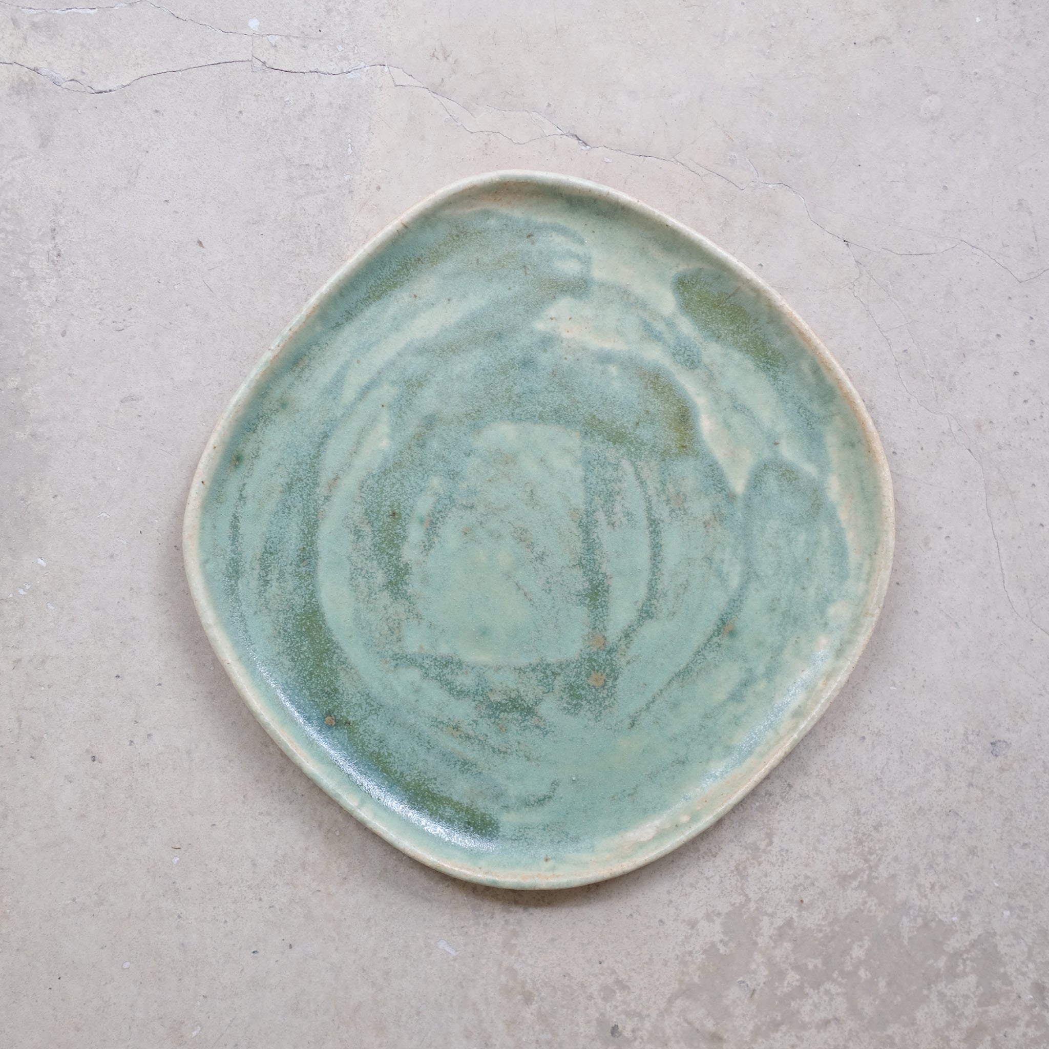 Pyrite stoneware plate D 22cm - Soft green by Sonia Deleani at Brutal ...