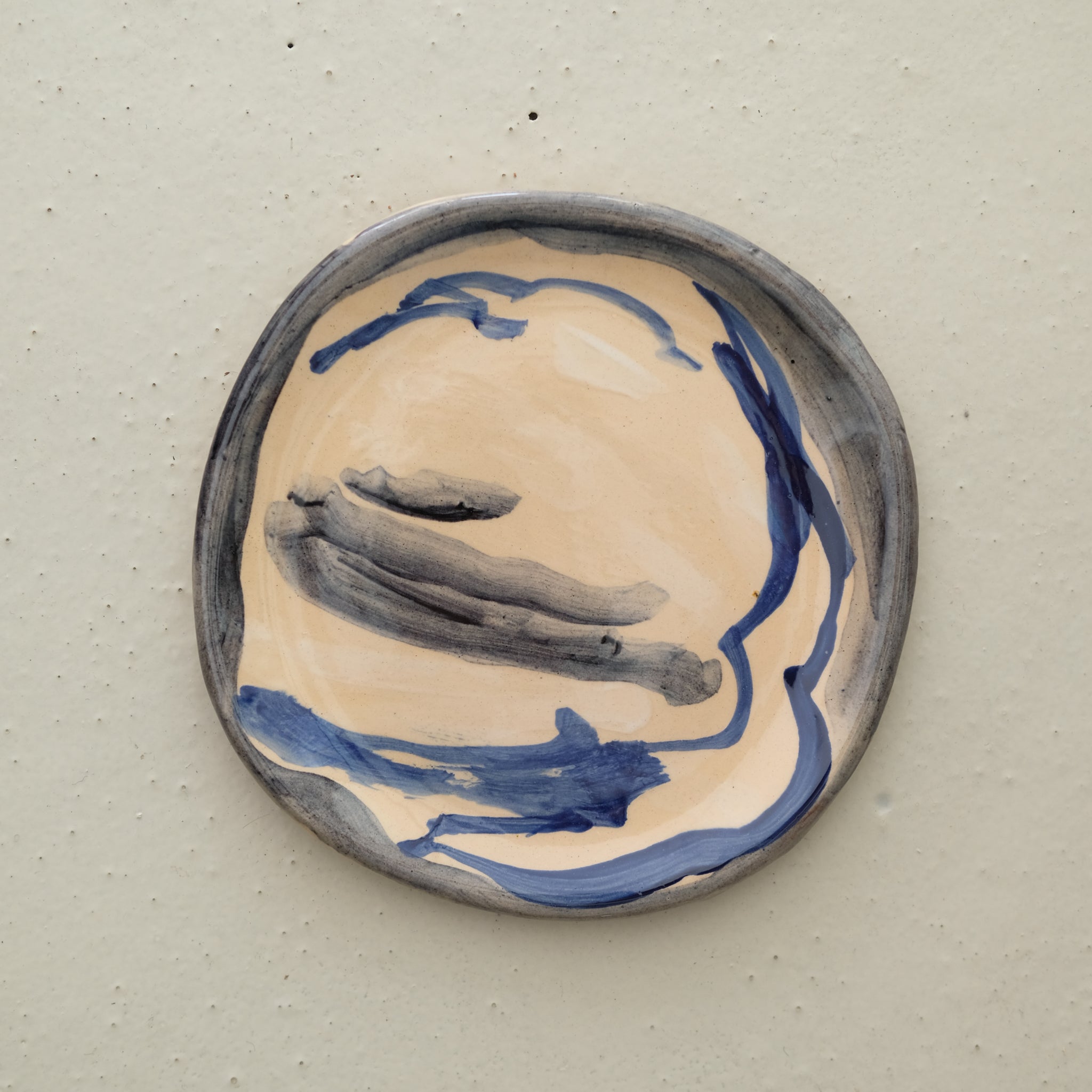 W24HB54 red earthenware plate D 27cm - Multicolored by Héloise Bariol ...