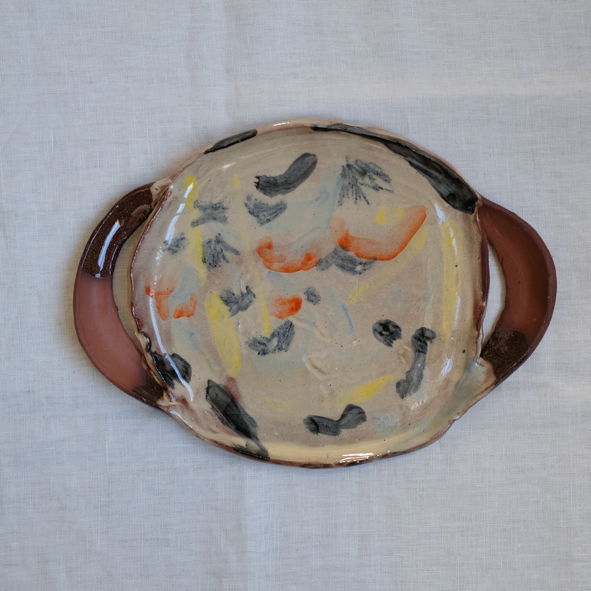 Multicolored Ansé 03 dish by Héloïse Bariol at Brutal Ceramics