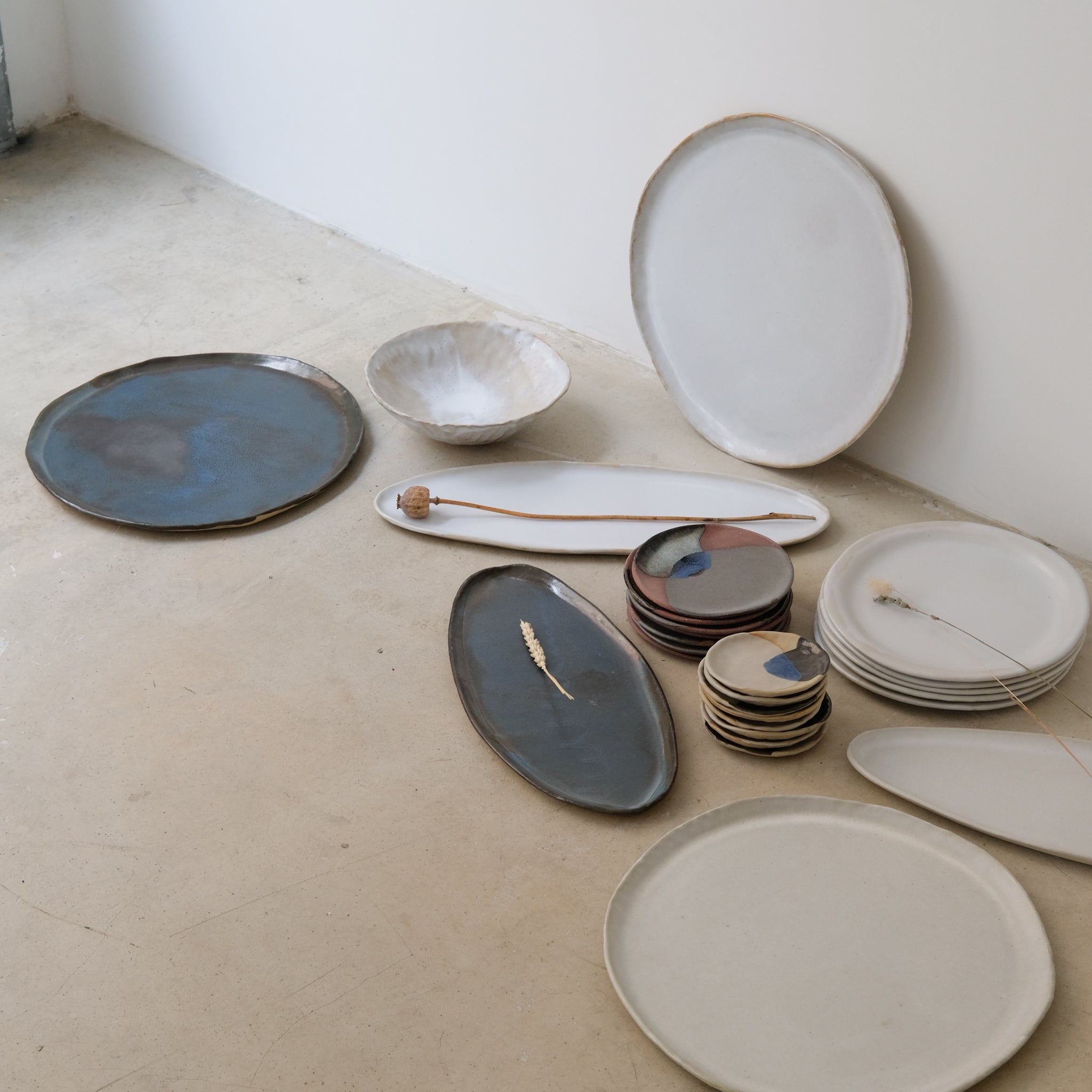 Stoneware dish D 11cm - Blue and white by Lola Moreau at Brutal – Brutal Ceramics